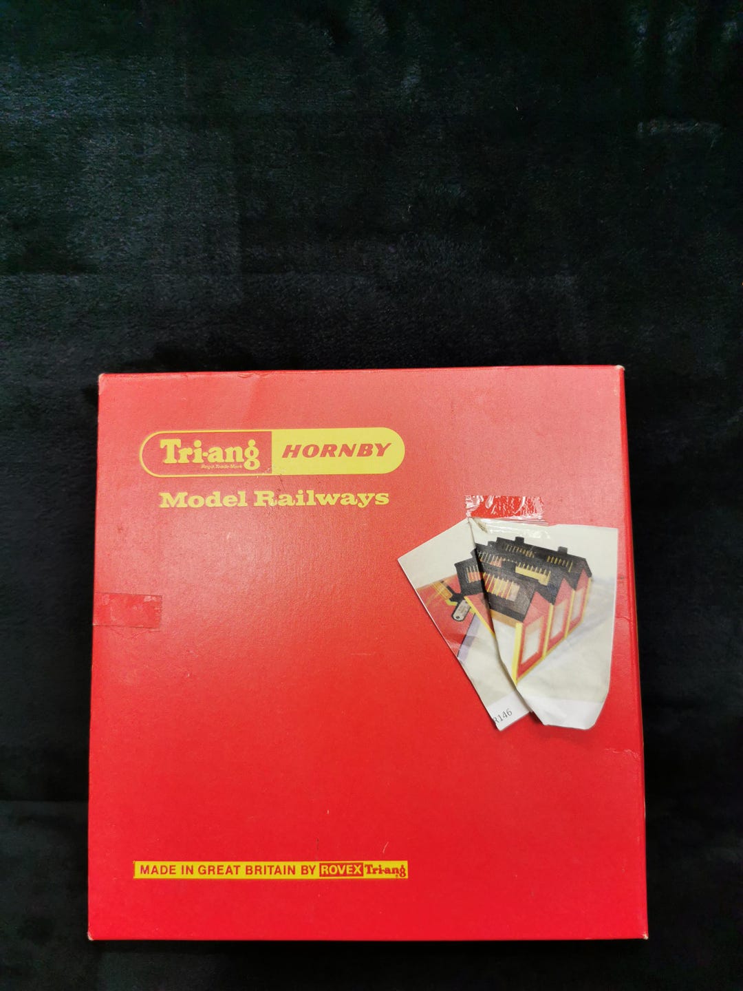 Vintage Tri-ang HO/OO Scale Modern Engine Shed Double Track R.146 Boxed ...