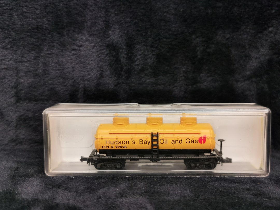Vintage Model Power N Scale Hudson's Bay Oil and Gas 3-dome Tank Car ...