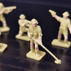 Vintage HO Scale Soldiers WWII Infantry People Figures Light Green ...