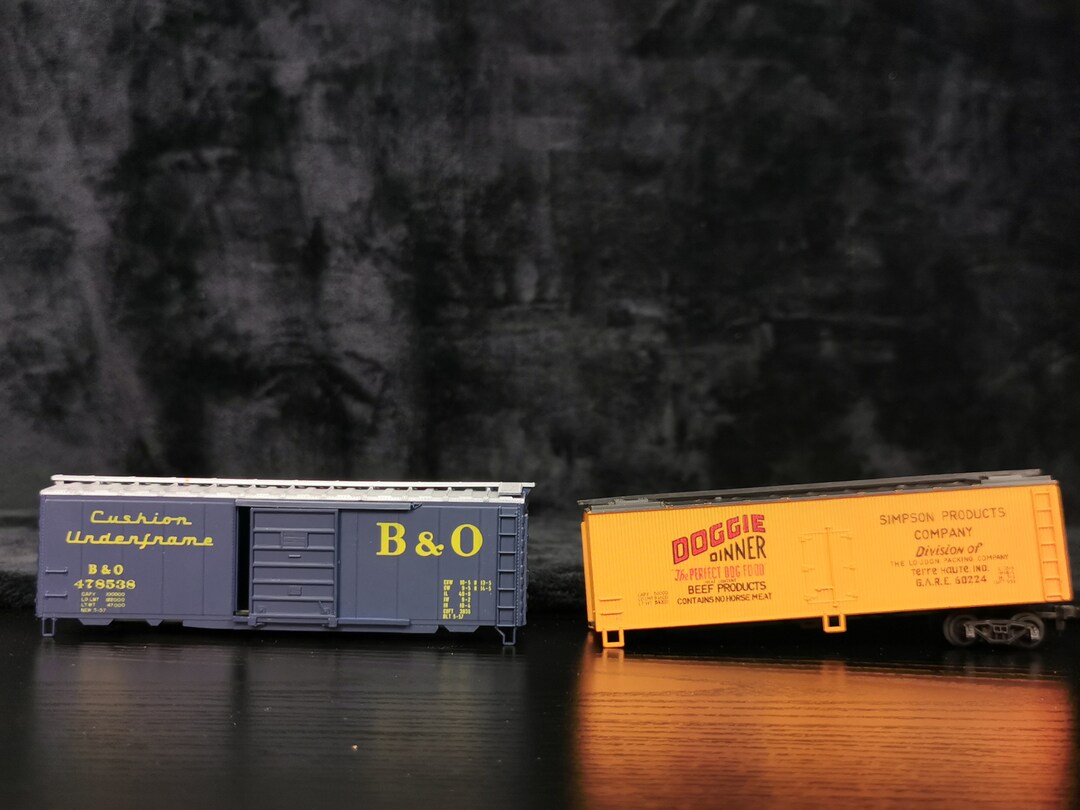 Vintage HO Scale Lot of 2 Box Cars for Parts or Repair Doggie Dinner B ...