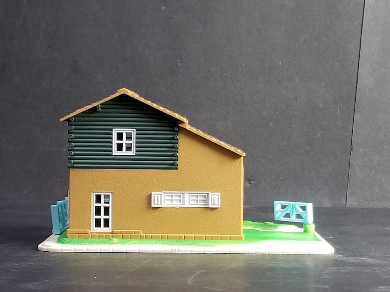 New Ray HO Scale Ranch House With Garage - Etsy
