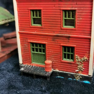 Vintage N Scale Railway Heljan Lot of 3 Industrial Buildings for Trains ...