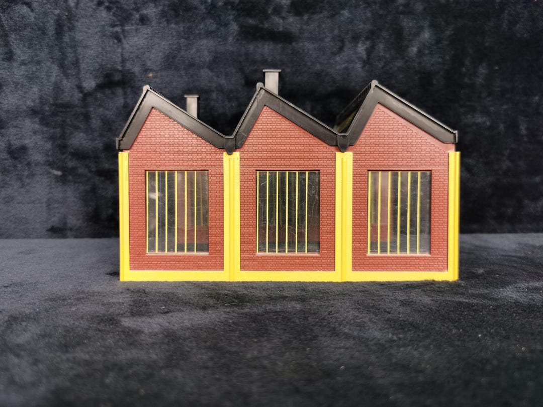 Vintage Tri-ang Hornby OO Scale Model Railroad Engine Shed Only 1 Unit ...