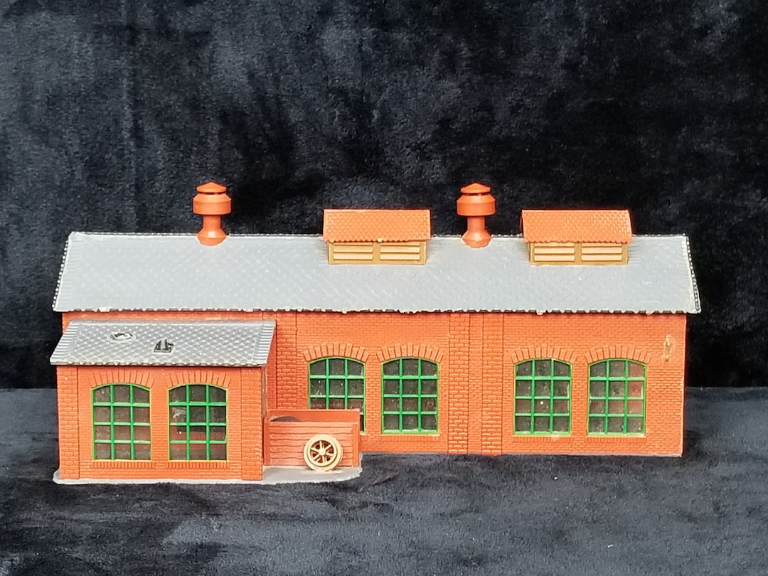 Vintage Pola HO Scale Engine Shed Building Kit Built - Etsy