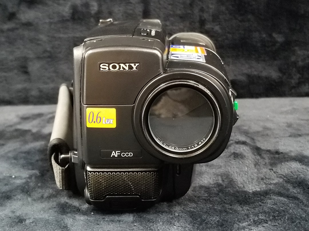 Vintage Sony Handycam Video 8 CCD-TR66 NTSC Camcorder for Parts or ...