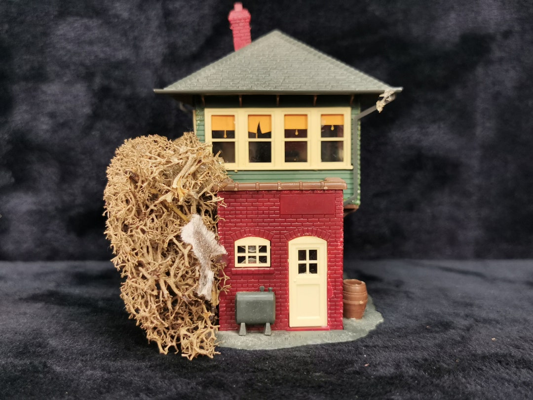 Vintage Atlas HO Scale Model Railroading Signal Tower Building Kit ...