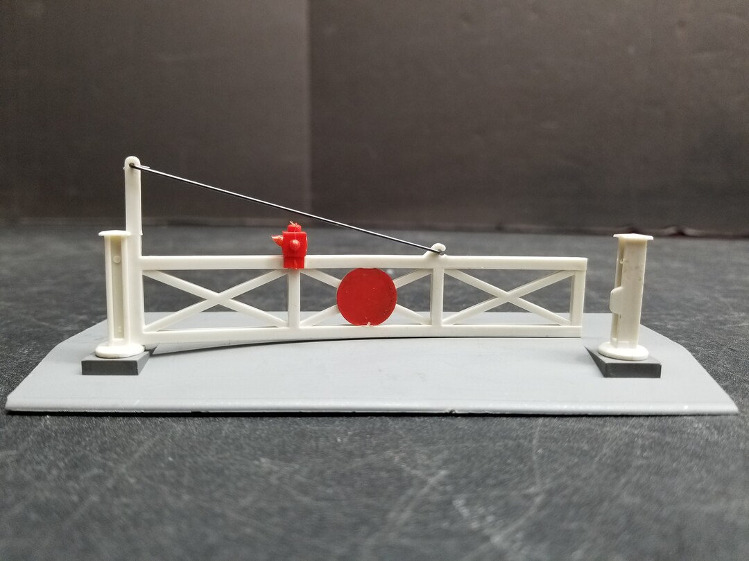 Tri-ang OO/HO Scale R 175 Level Crossing - Vintage Railway Collectible ...