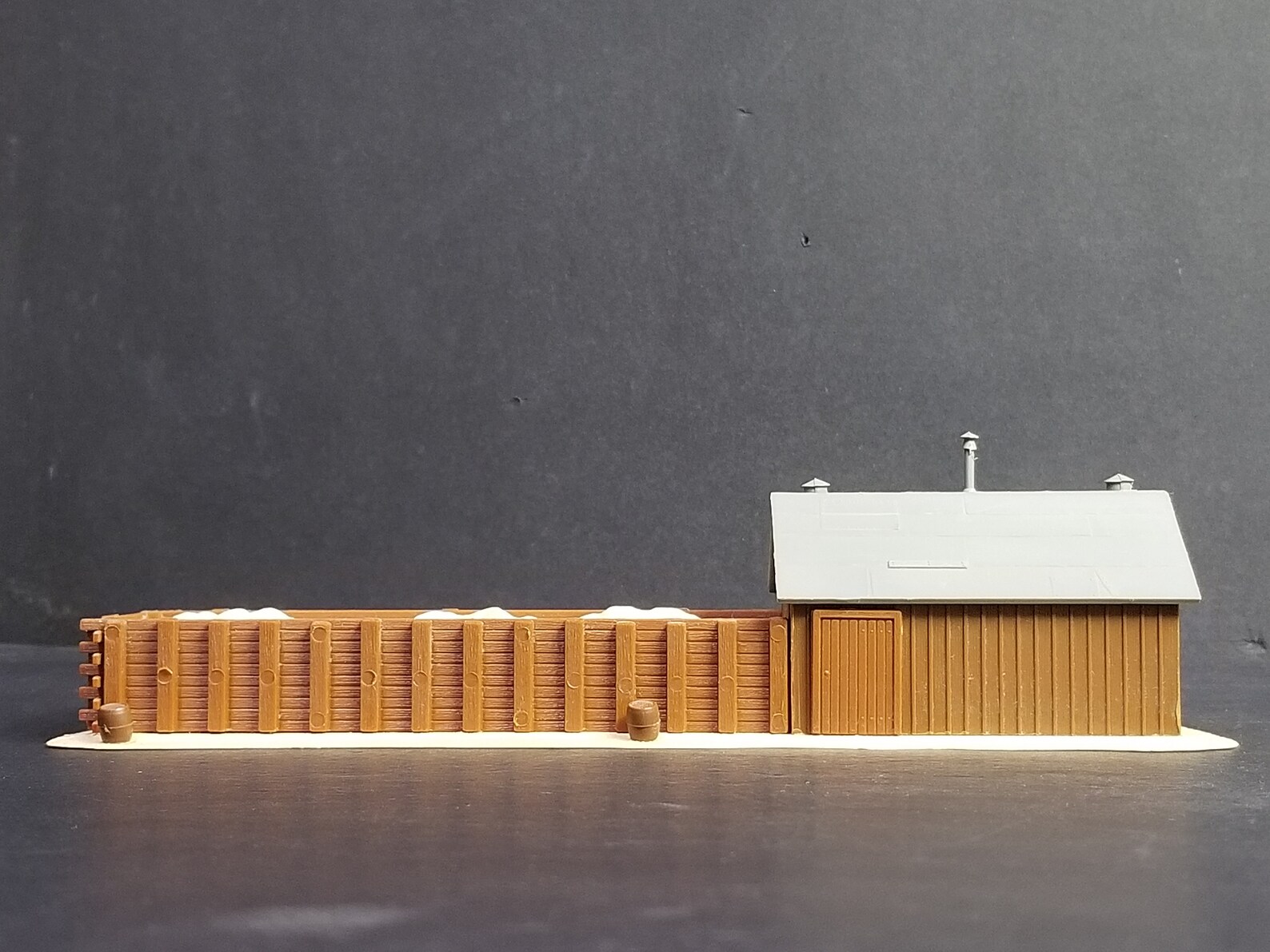 Pola HO Scale Sand Filling Station Kit 702 Built - Etsy