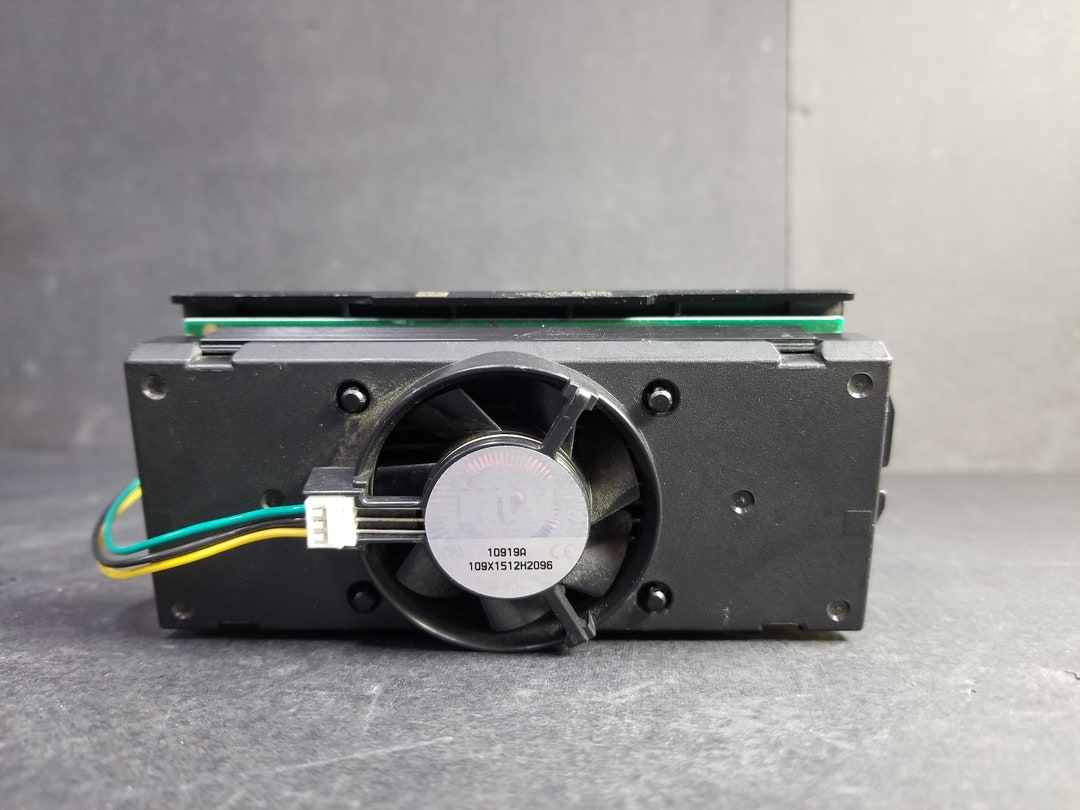 Vintage Intel Pentium III Processor Unit With Heatsink Fan 450mhz 512k ...