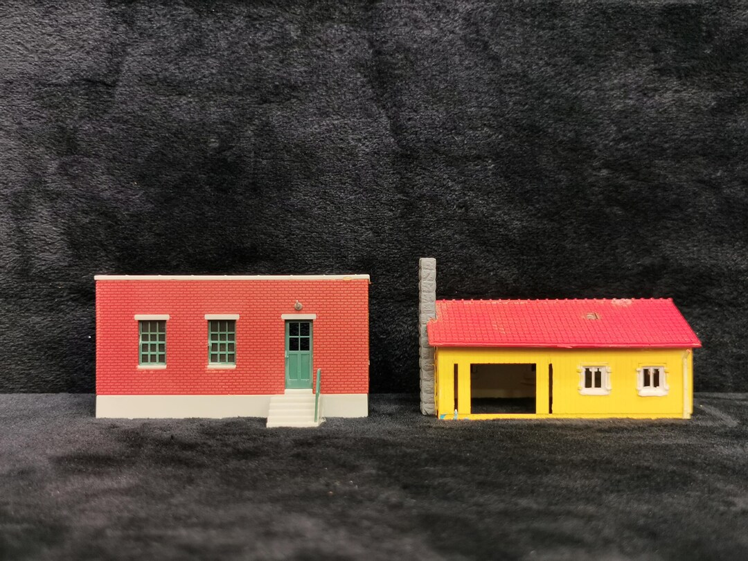 Vintage HO Scale Model Railroad Yellow House Cottage and Small Storage ...