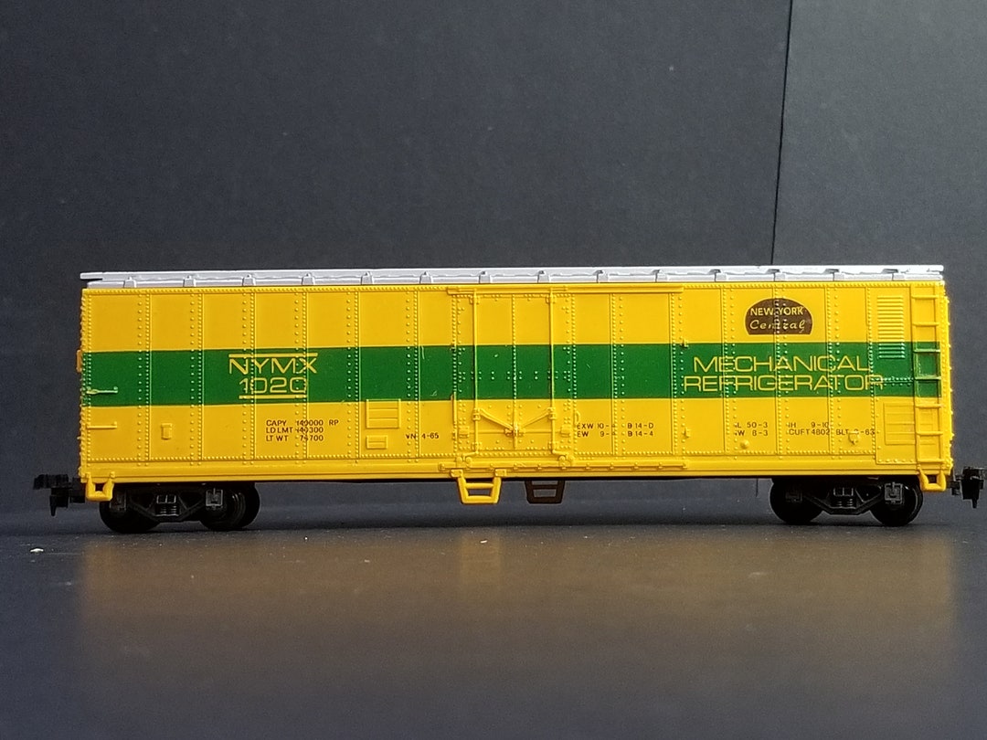 Lima HO Scale New York Central Reefer Car: Nymx #1020 Yellow & Green - Etsy