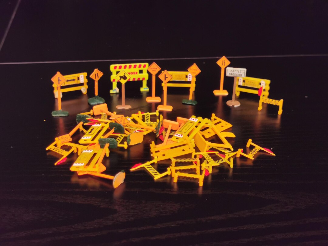 Vintage HO Scale Diorama Railroad Ultra Realistic Assorted Construction ...