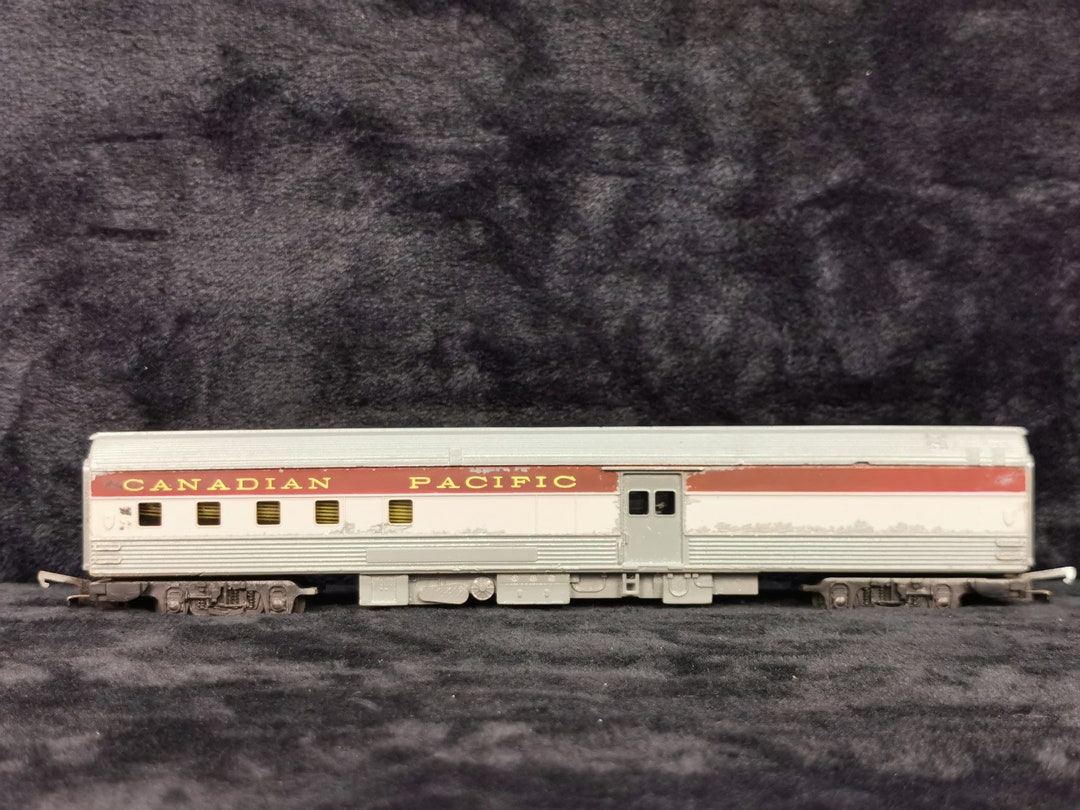 Vintage Tri-ang Hornby HO / OO Scale Canadian Pacific Coach Baggage Car ...