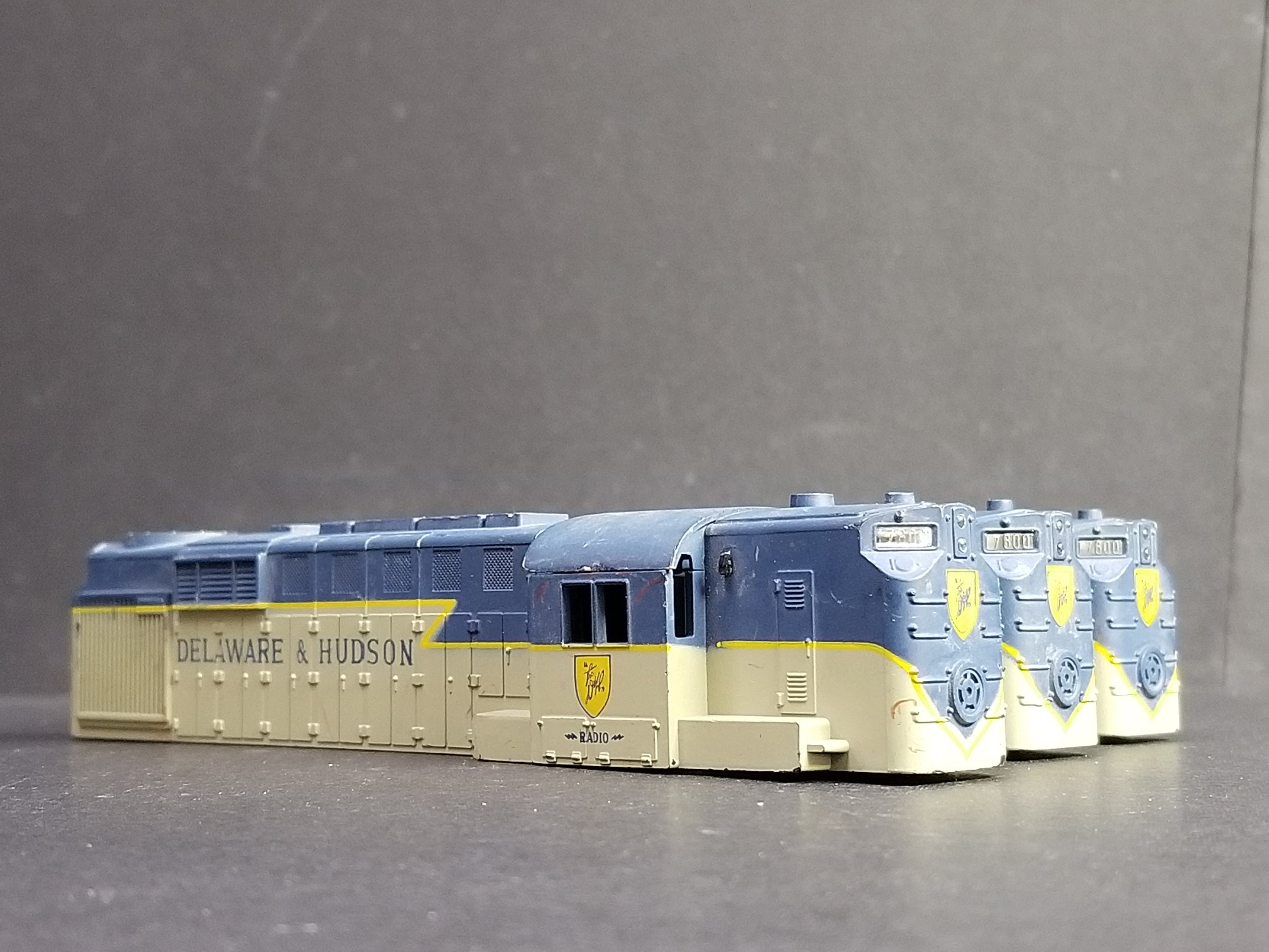 HO Scale Diesel Locomotive Shells: Delaware Hudson Gray & Blue ...