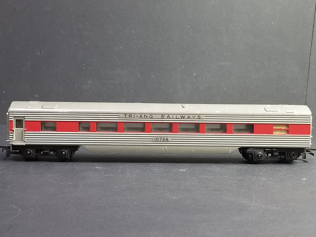 Vintage Tri-ang Railways OO/HO R 24x25 Passenger Car #10724 - Silver ...