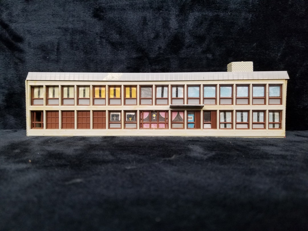 Vintage HO Scale Heljan Station With Restaurant Has Missing Parts - Etsy