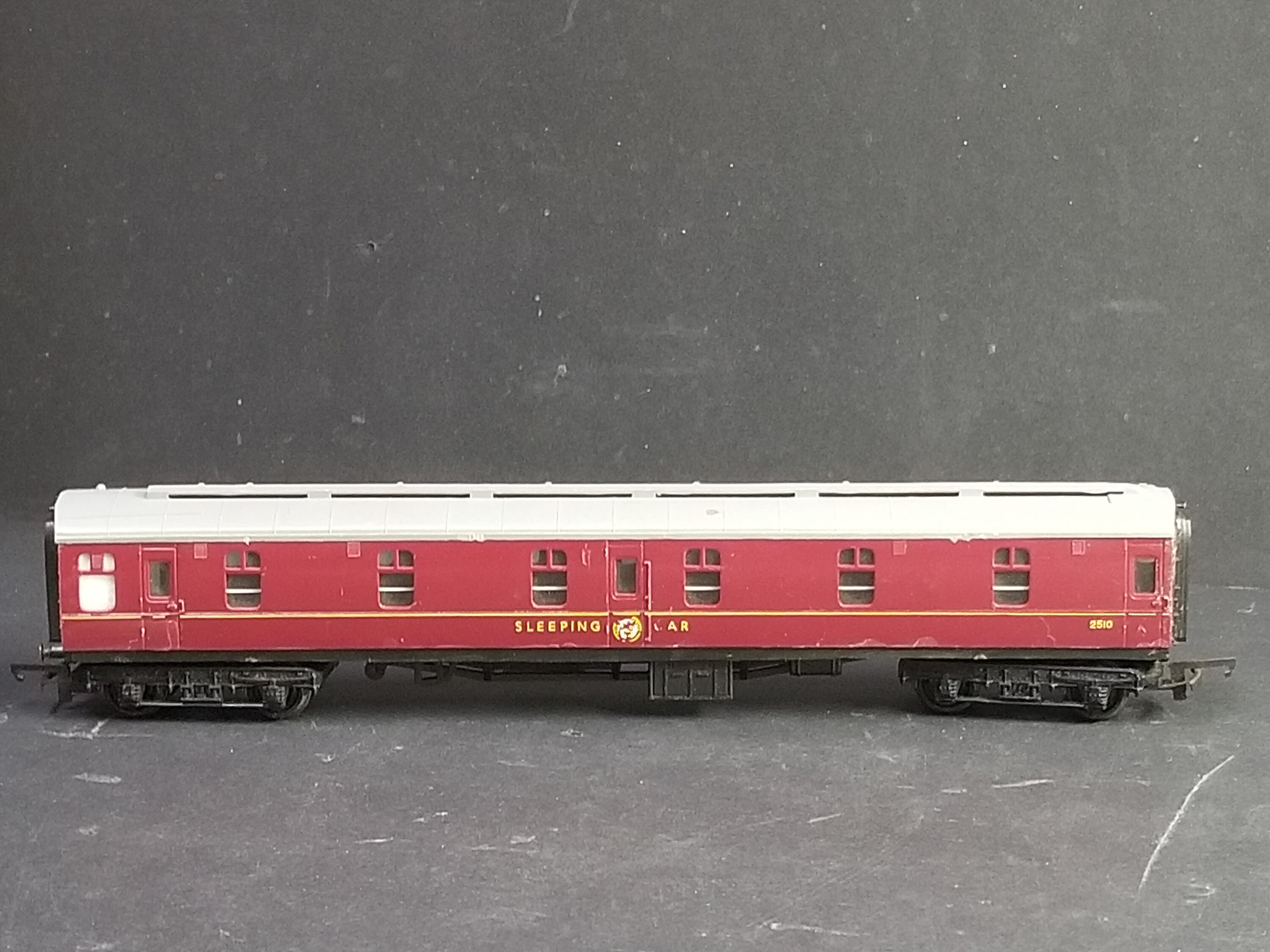 Red Coach Ho Scale
