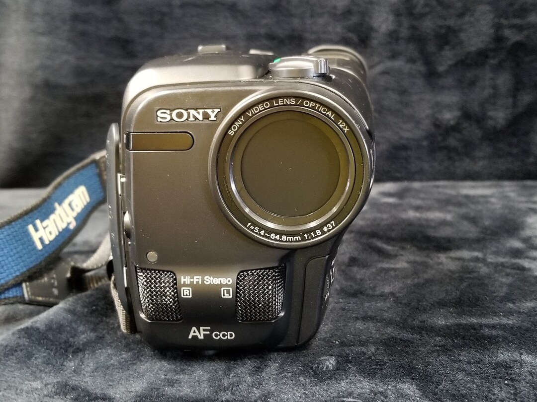 Vintage Sony Handycam Video 8 CCD-TR76 Color Viewfinder 12x - Etsy