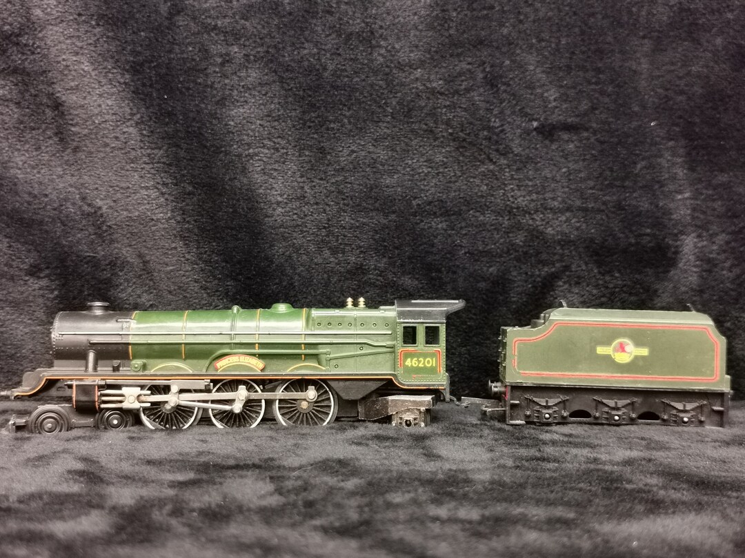Vintage Tri-ang OO Scale 4-6-2 Steam Locomotive British Railways ...