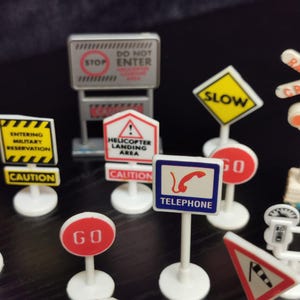 Vintage O Scale Diorama Railroad Signs Traffic White for Trains Layout ...