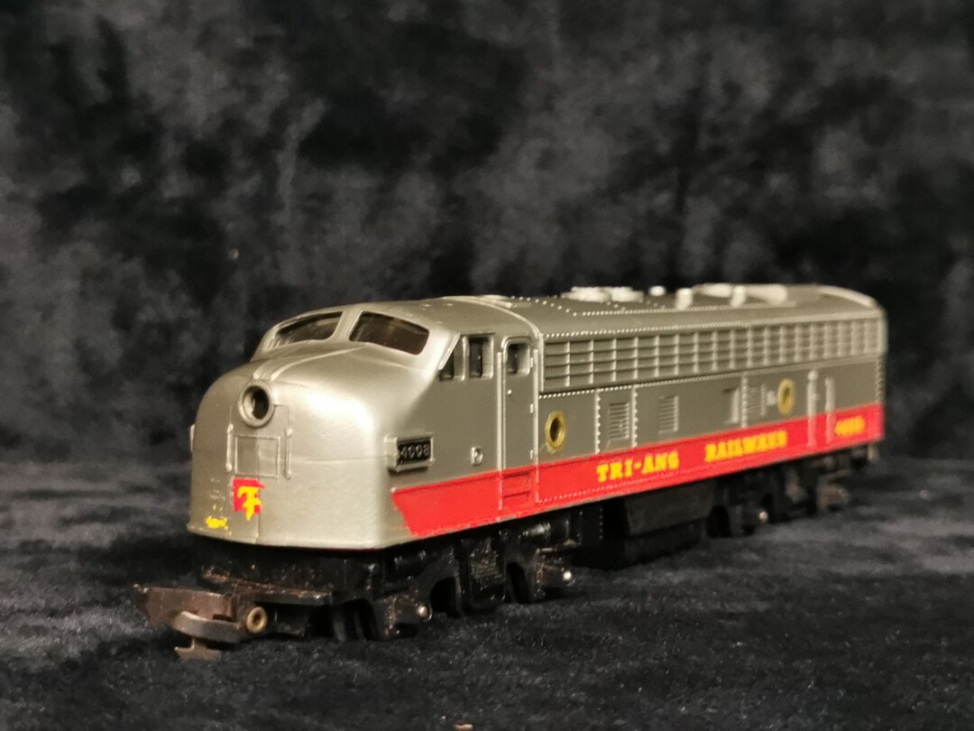 Vintage Tri-ang Hornby OO / HO Scale Tri-ang Railways R57 R58 BR Diesel ...