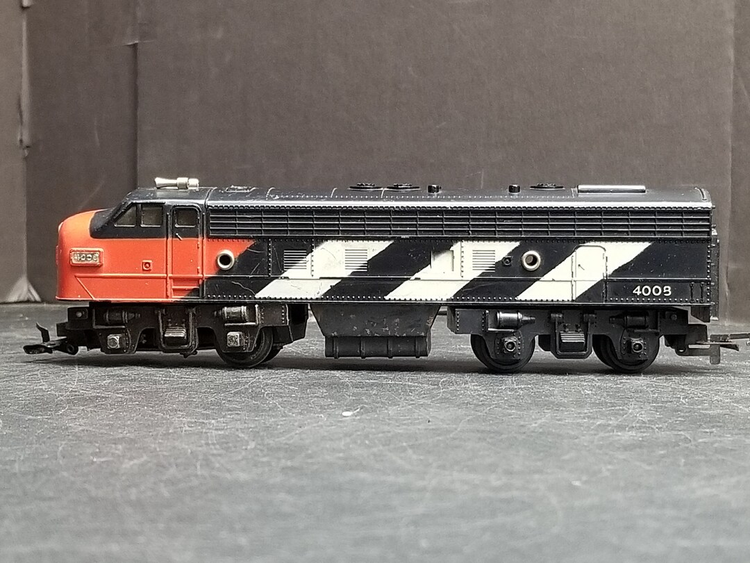 Tri-ang OO/HO Canadian National CN #4008 F3 Diesel Engine - for Parts ...