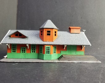 Pola N Scale Passenger Station Building Kit 300, 47% OFF