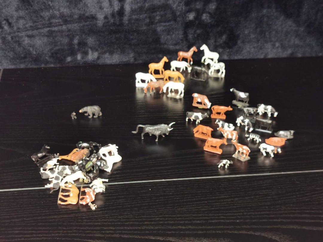 Vintage HO Scale Farm Animal Figures: Diorama Train Layout (lot of 51 ...