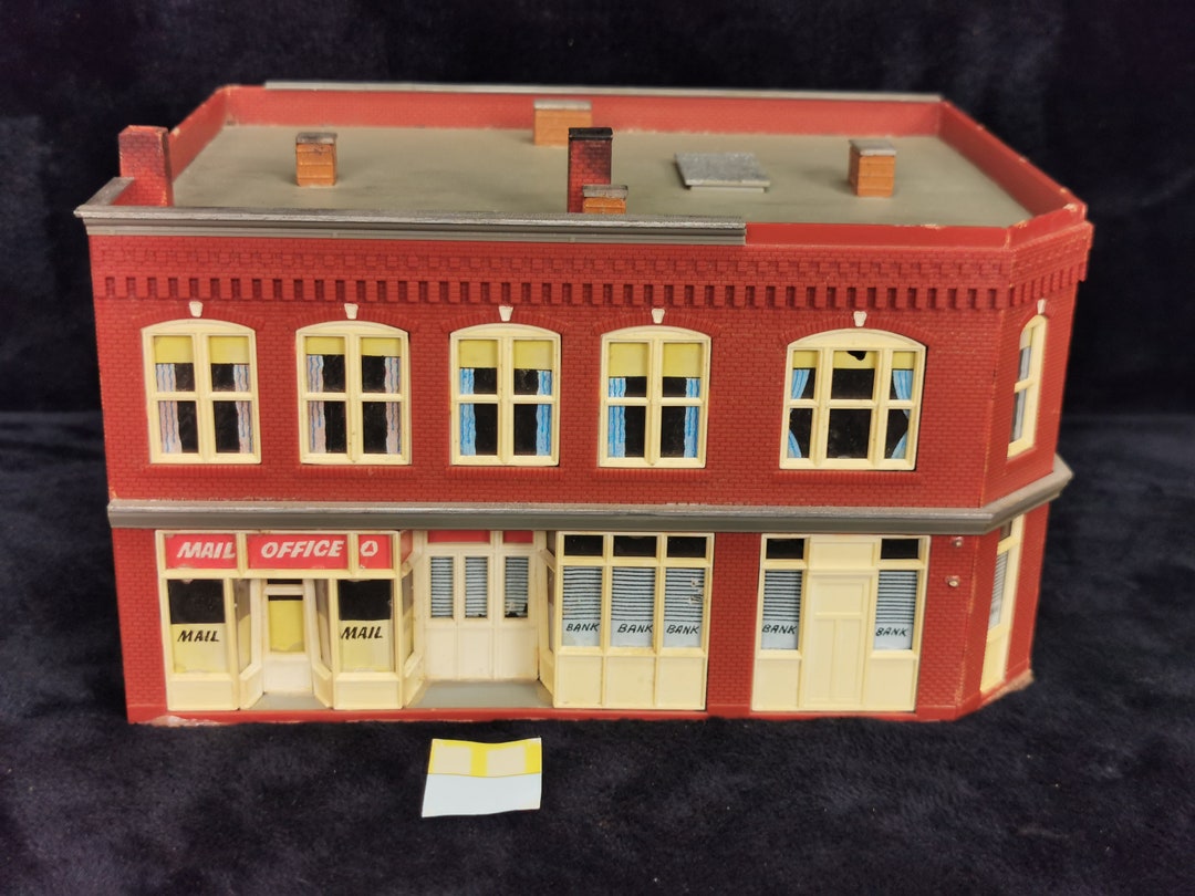 Vintage Heljan HO Scale Model Railroading Court House Square Series ...