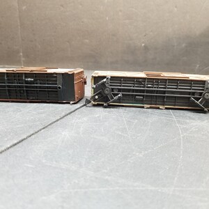 HO Scale Lot of 2 Wagons Box and Cattle Car Brown CN and SCL - Etsy