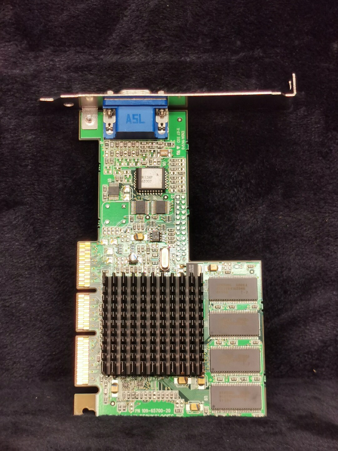 Vintage Xpert2000pro Ultra 32m Agp Ati Graphics Card Vga - Etsy
