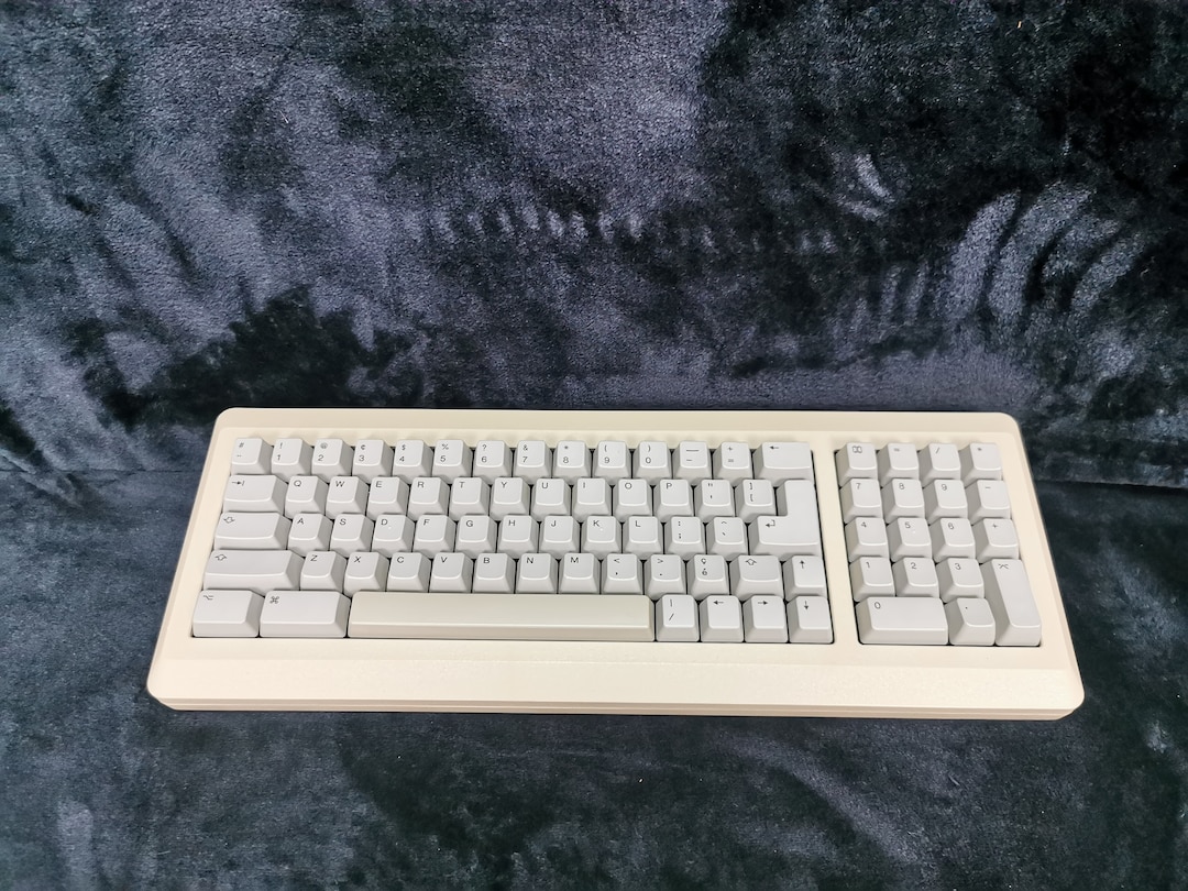 Vintage Apple Computer Keyboard Model M0110A - Excellent Condition ...