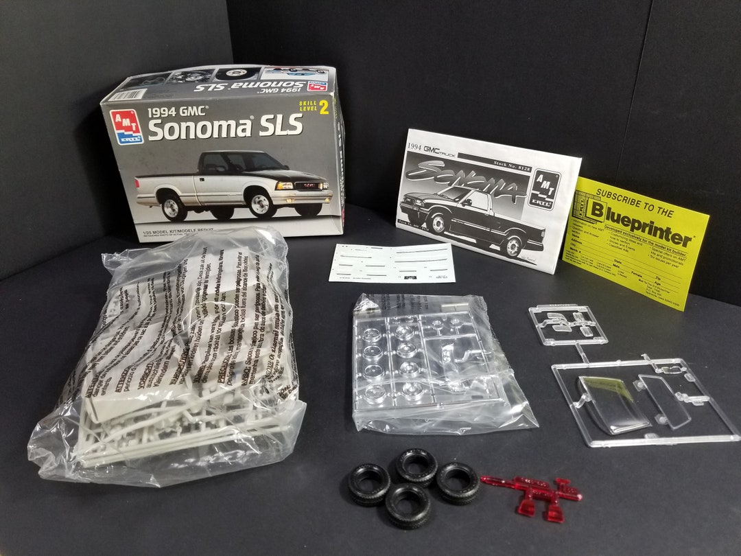 Amt / Ertl 1/25 Model Kit 1994 GMC Sonoma SLS 8128 New Open Box - Etsy