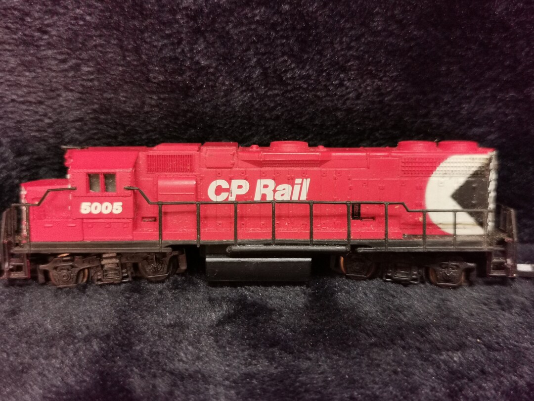 Vintage Life-like N Scale GP-38 Diesel Locomotive Canadian Pacific CP ...