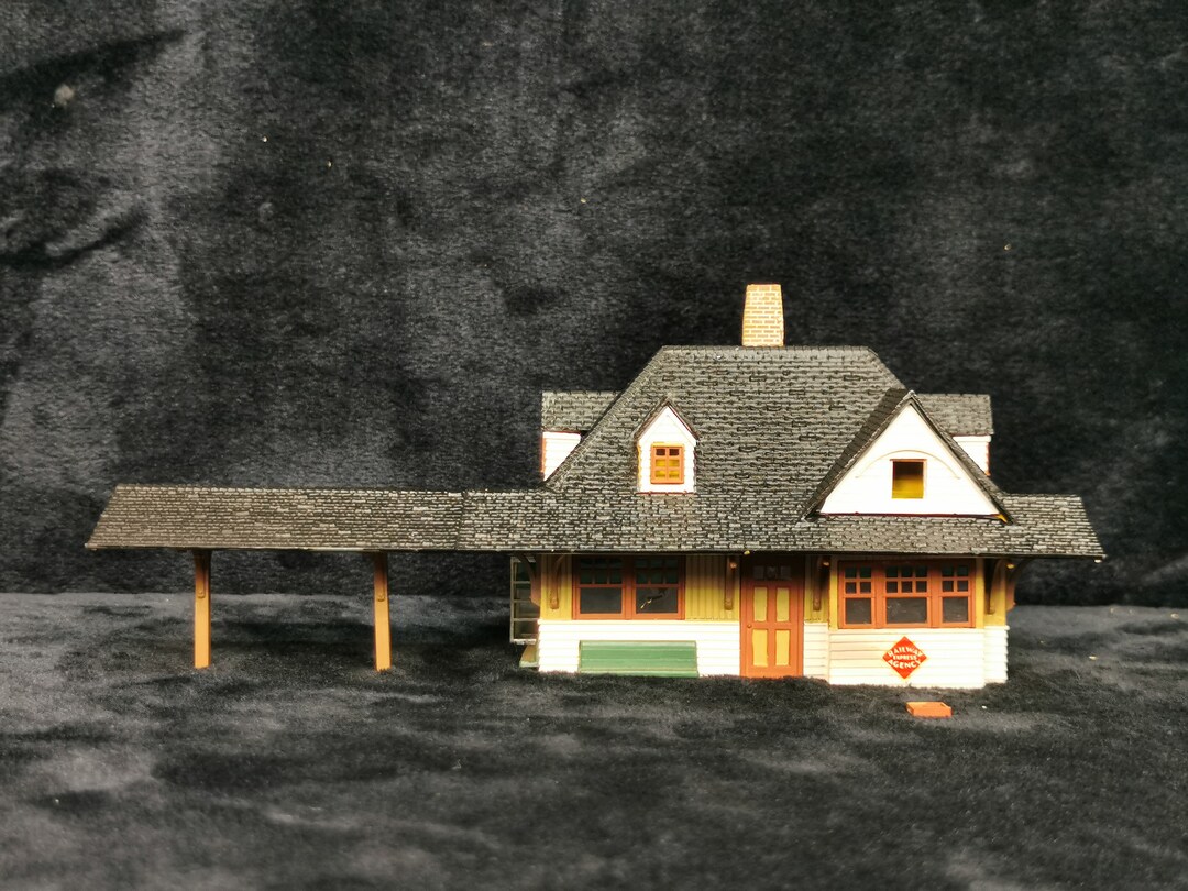 Vintage Atlas HO Scale Model Railroading Passenger Station Building Kit ...