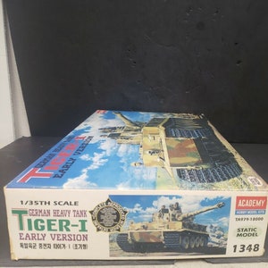 Academy #31348 - 1/35 Scale German Tiger 1 Early Version Model Tank W ...