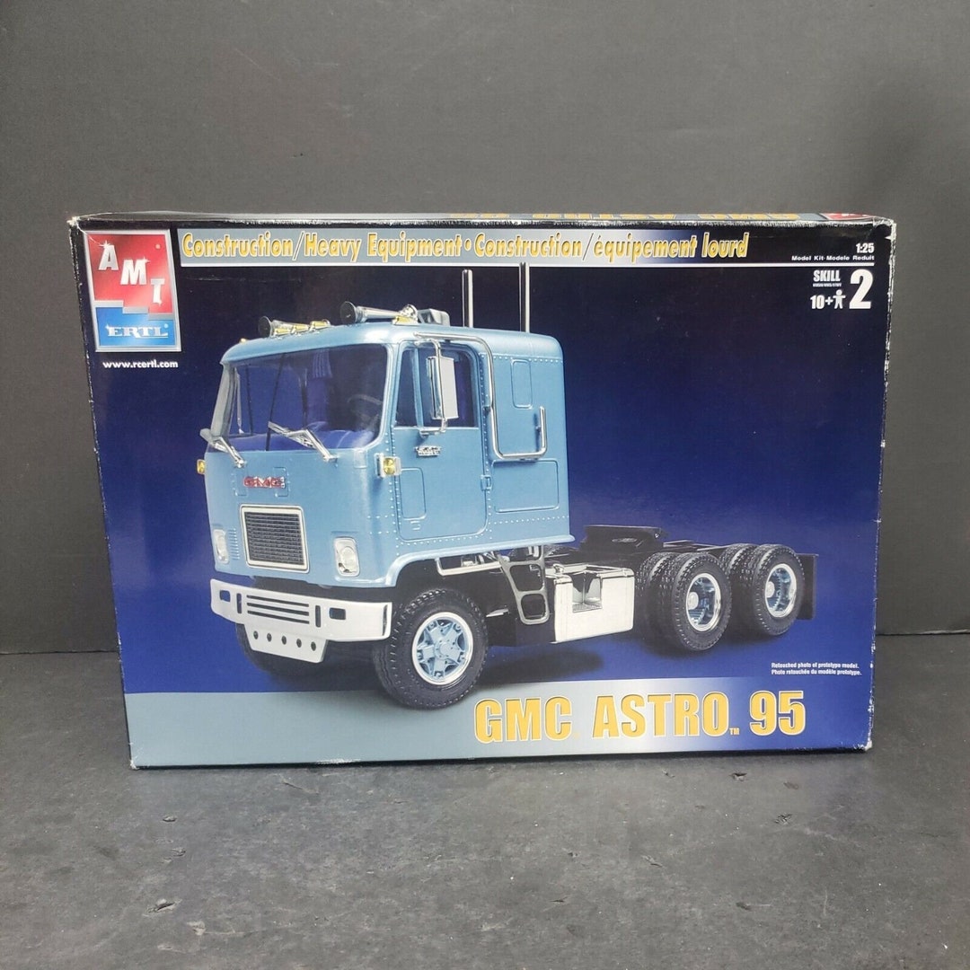 AMT/ERTL 38164 1/25 GMC Astro 95 Chevy Titan 90 Custom Project Look C.1 ...
