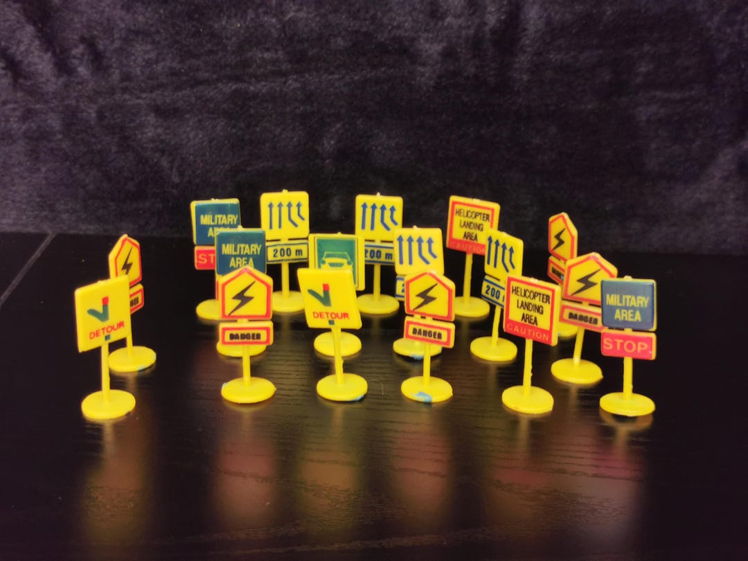 Vintage O Scale Diorama Railroad Signs Traffic Yellow for Trains Layout ...