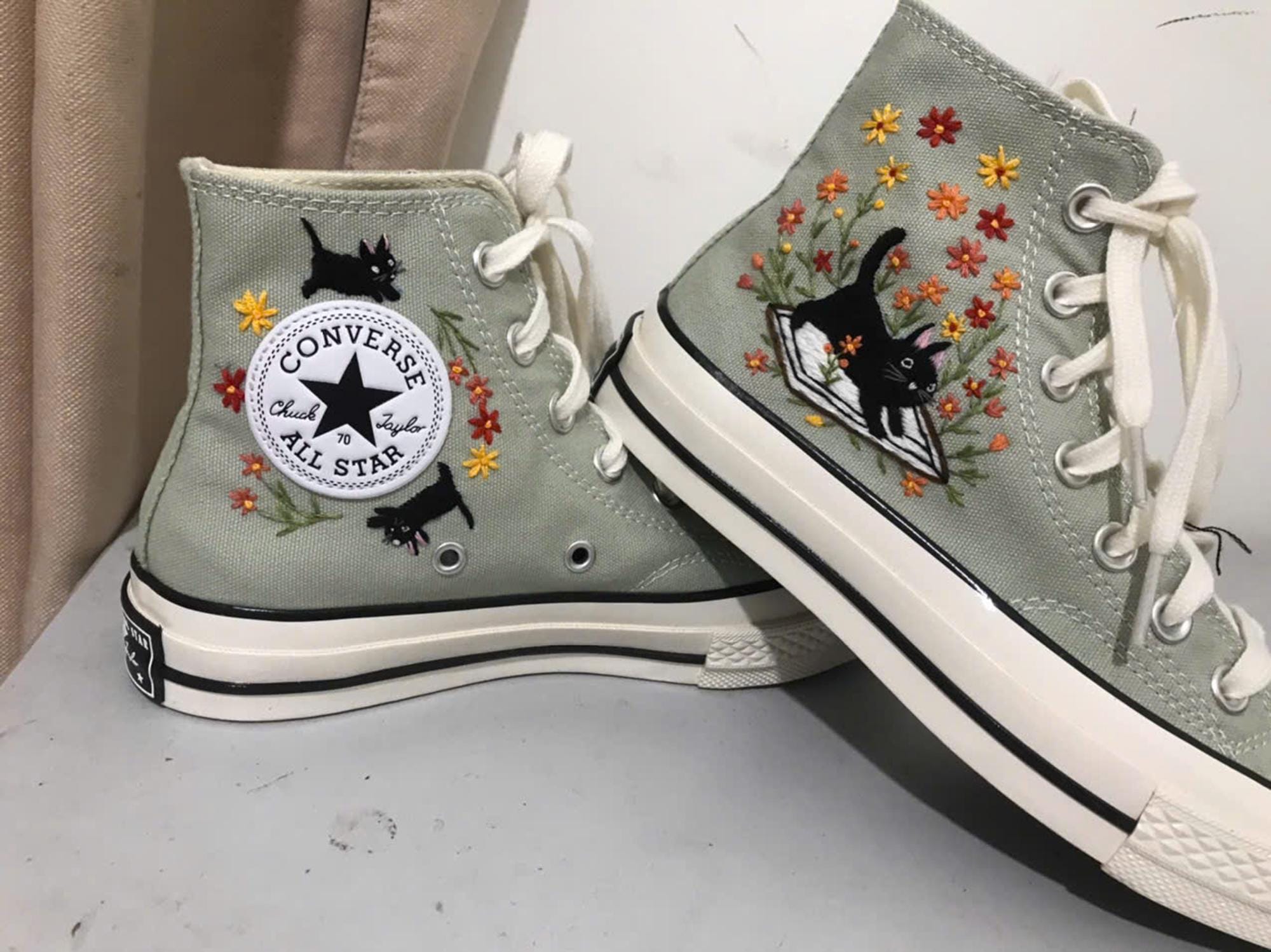 Converse High Top Embroidered Book and Daisy: Floral & Cat Embroidered ...