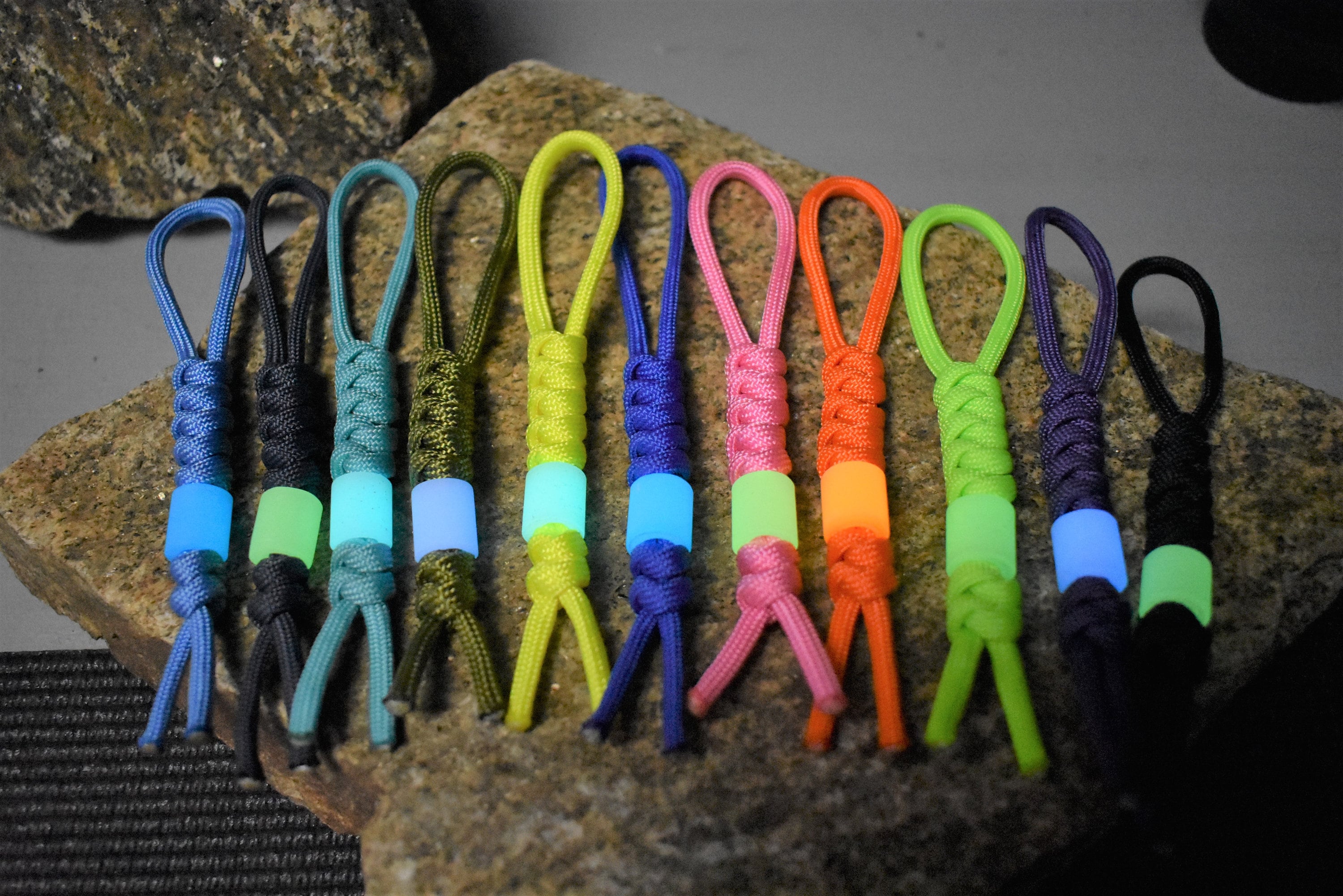 EDC Paracord Lanyard With Glow in the Dark Bead EDC Key Fob Lanyard ...
