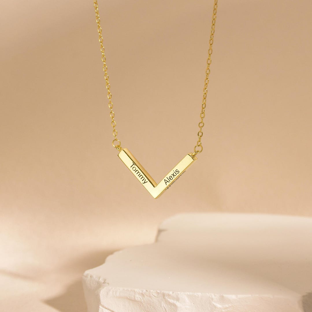 V Shape Name Necklace, Custom Name Necklace, Chevron Necklace, Engraved ...
