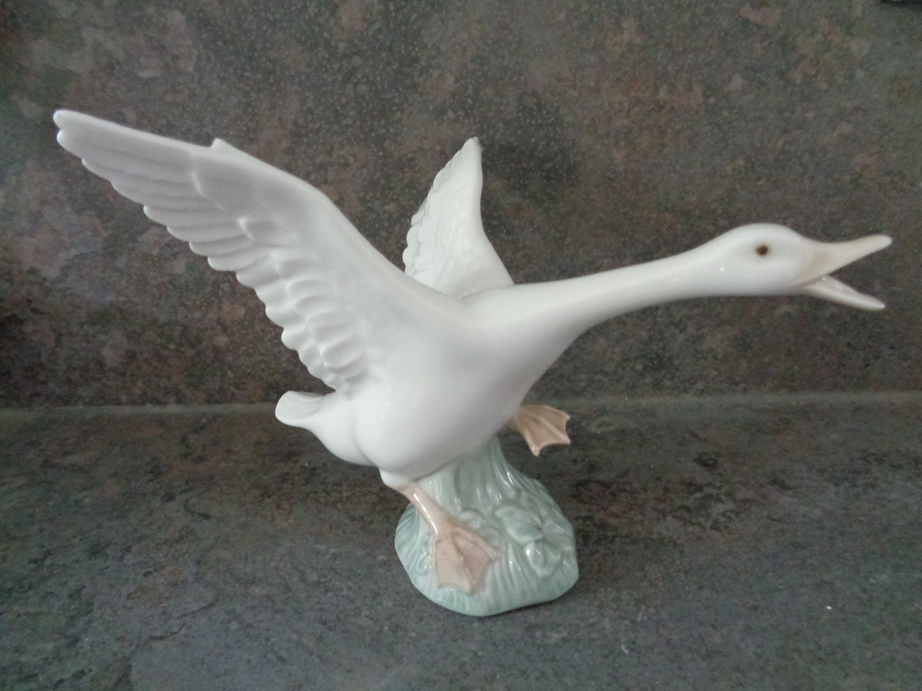 An Original Lladro Duck Jumping Porcelain Figurine 1265, Handmade in ...