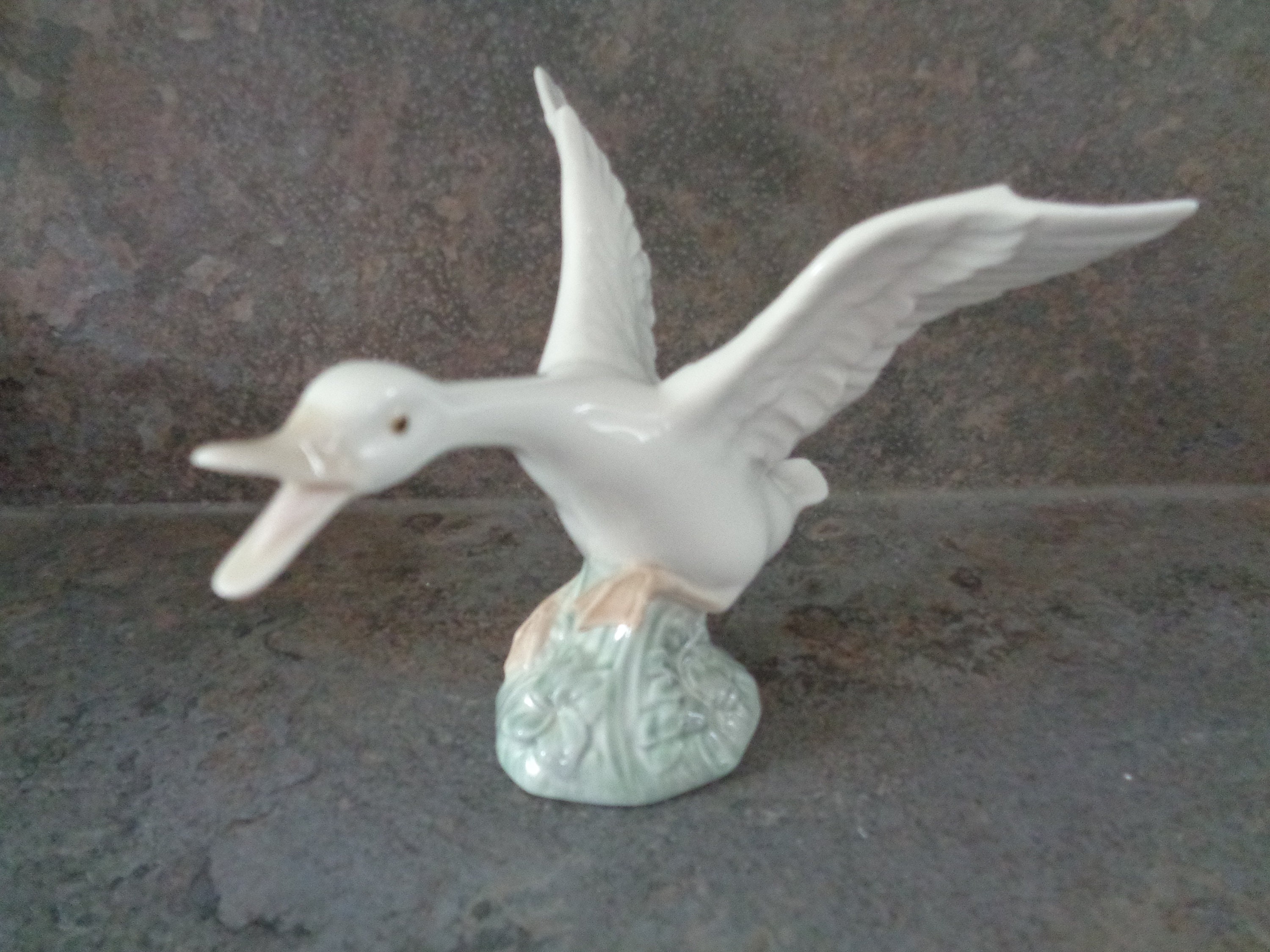 An Original Lladro Duck Jumping Porcelain Figurine 1265, Handmade in ...