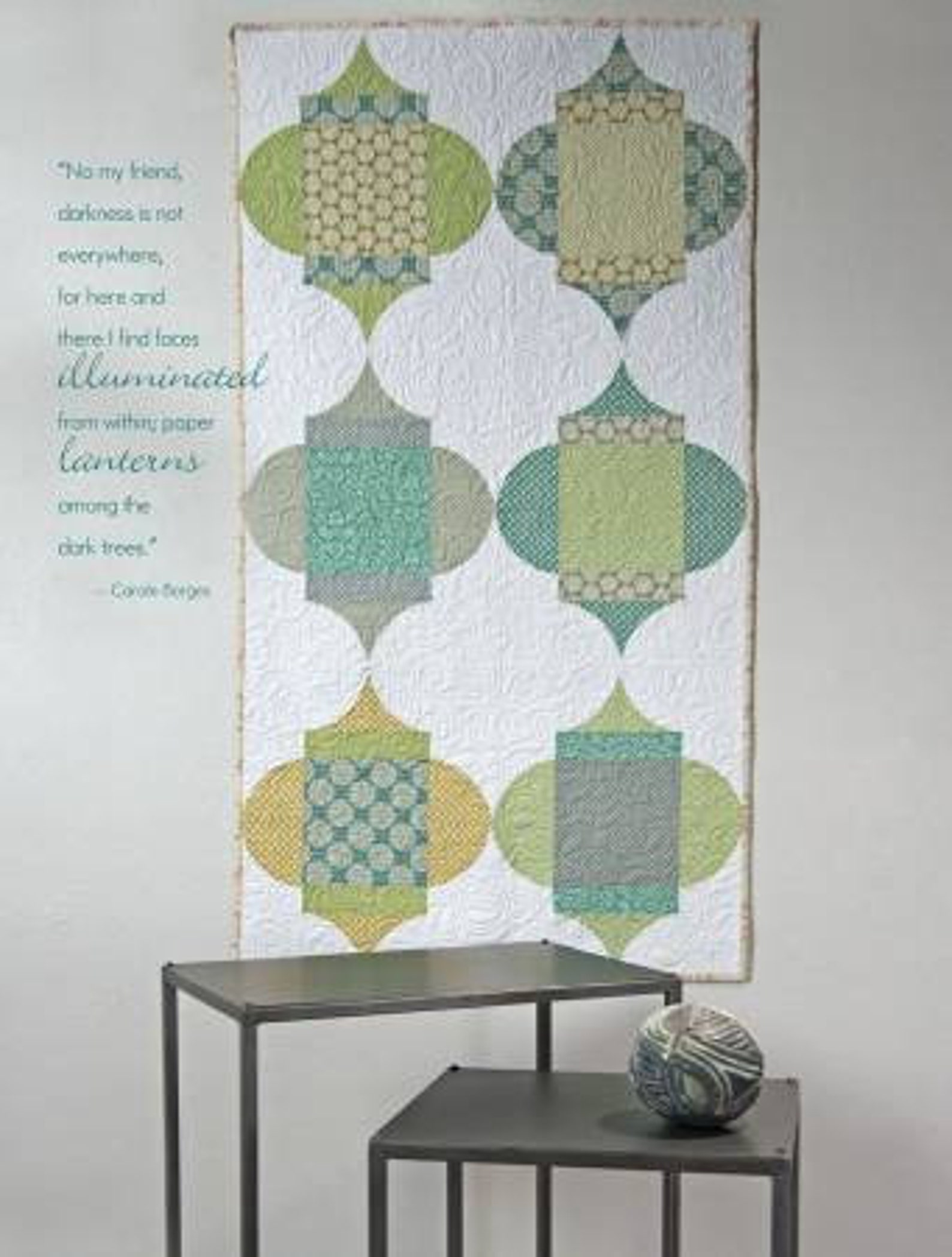 Mini Wonderful Curves Book With 16 Seasonal Quilt Projects Using the ...