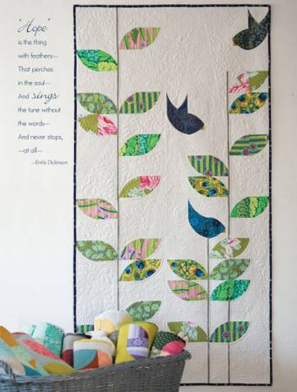 Mini Wonderful Curves Book With 16 Seasonal Quilt Projects Using the ...
