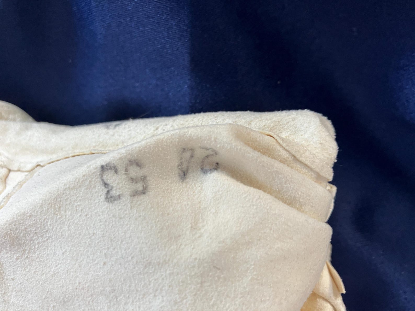 Fownes Real Kid Gloves Marked 6 1/2 Made in Italy in Off-white - Etsy