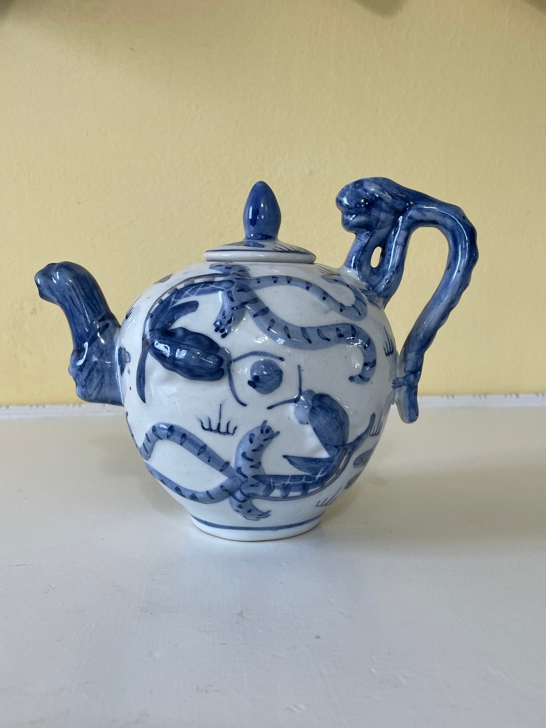 Vintage Blue and White Asian Teapot With Raised Salamanders, Lizards - Etsy