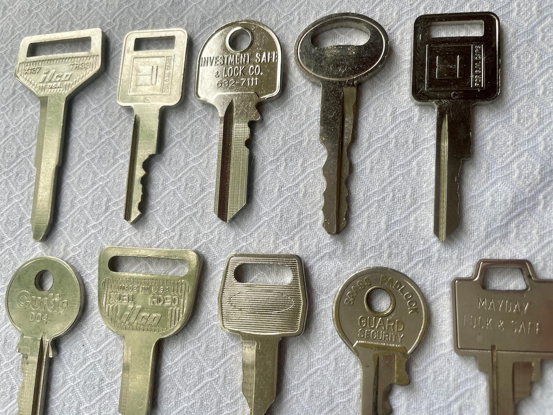 Assorted Vintage Keys - Brass and Steel - Steampunk, Steelpunk ...