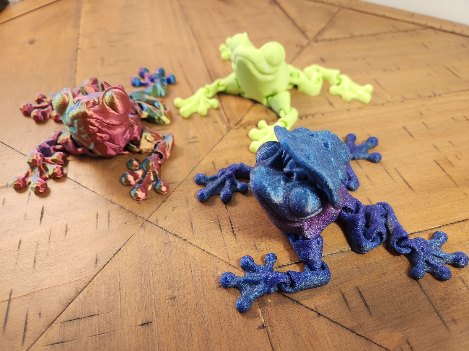 Articulated Flexi Frogs | Many Variations and Colors | 3D Printed ...