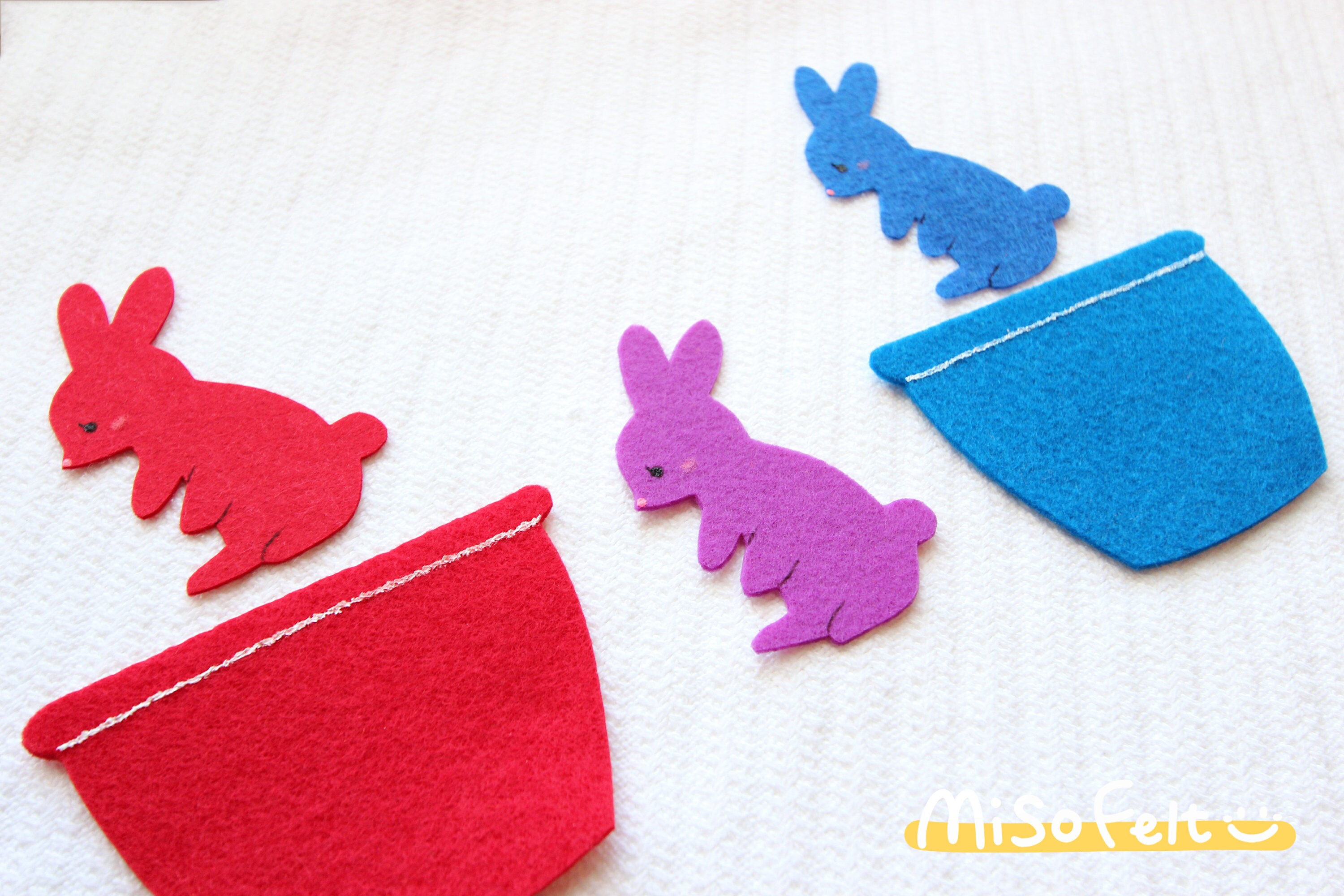 White Rabbit's Color Book Felt Set / Rabbits & Colors Flannel Board Set ...